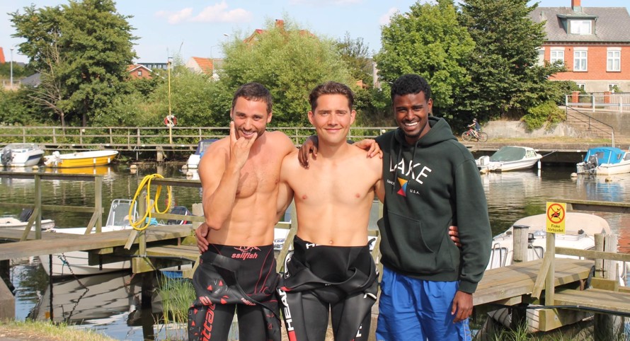 Efrem Ghirmai simmade från Danmark till Sverige